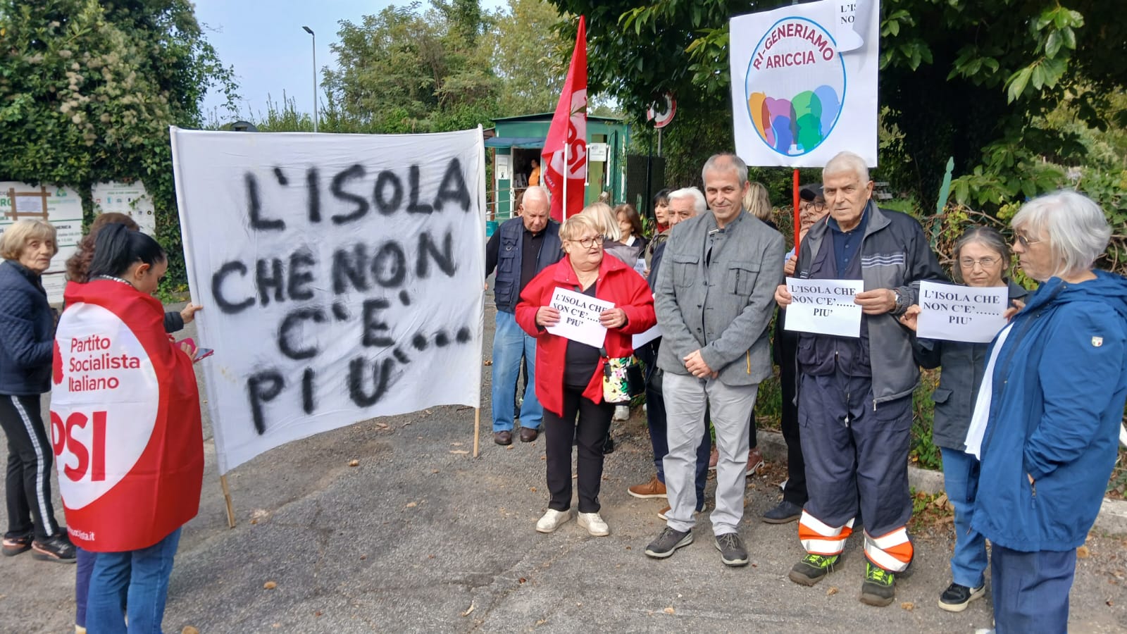 Ariccia, partecipato Flash Mob davanti all'isola ecologica di Via delle ...