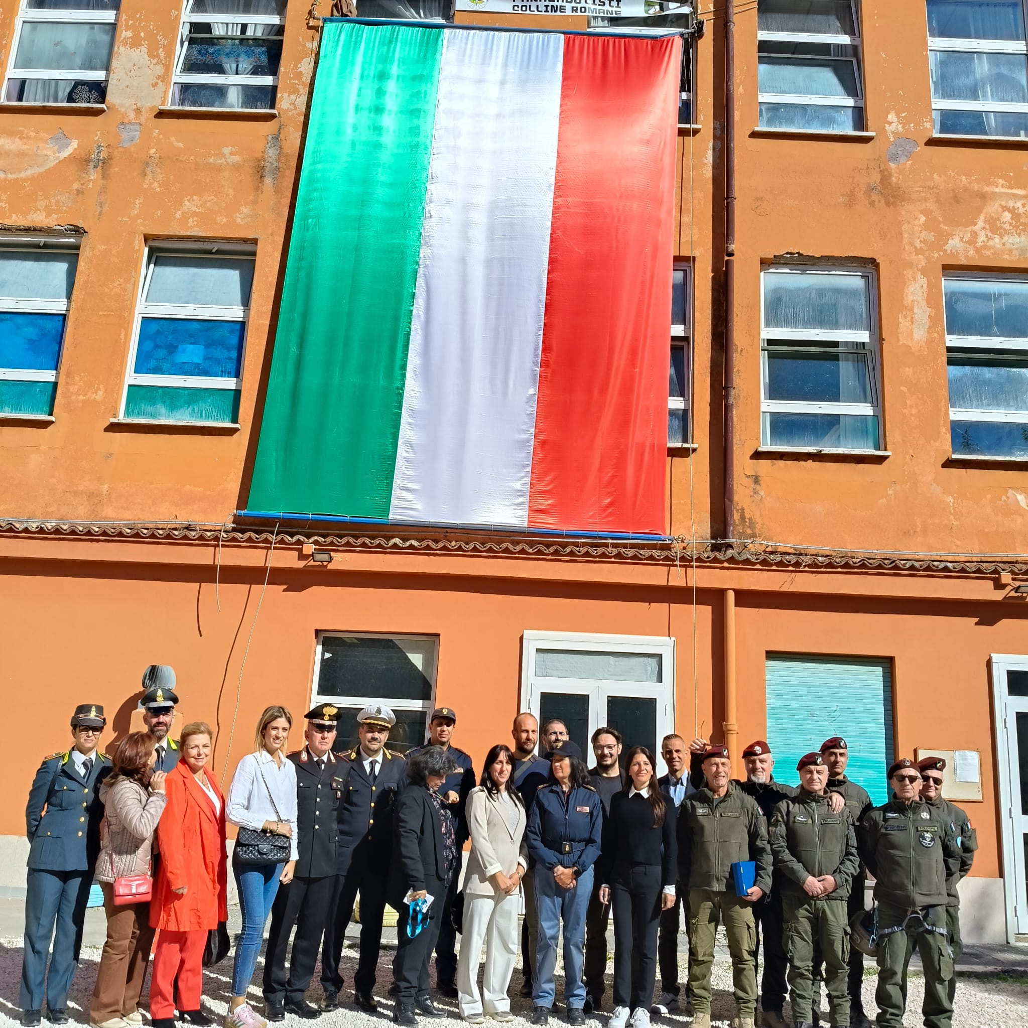 Frascati, a Villa Sciarra i paracadutisti dell’Associazione Colline ...